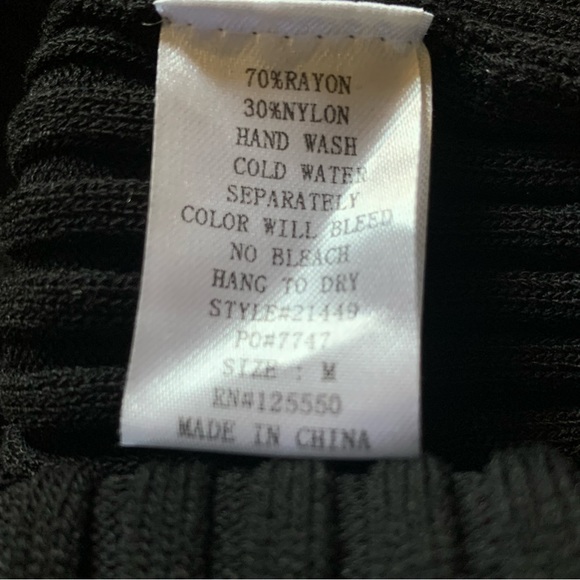 Hera Collection | Dresses | Hera Black Vneck Ribbed Knit Long Sleeve ...